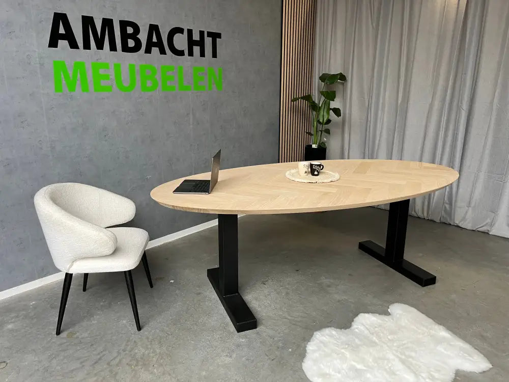 Verjongde Ovale Eiken Visgraat Tafel T-Poten Blok | Snelle levertijd